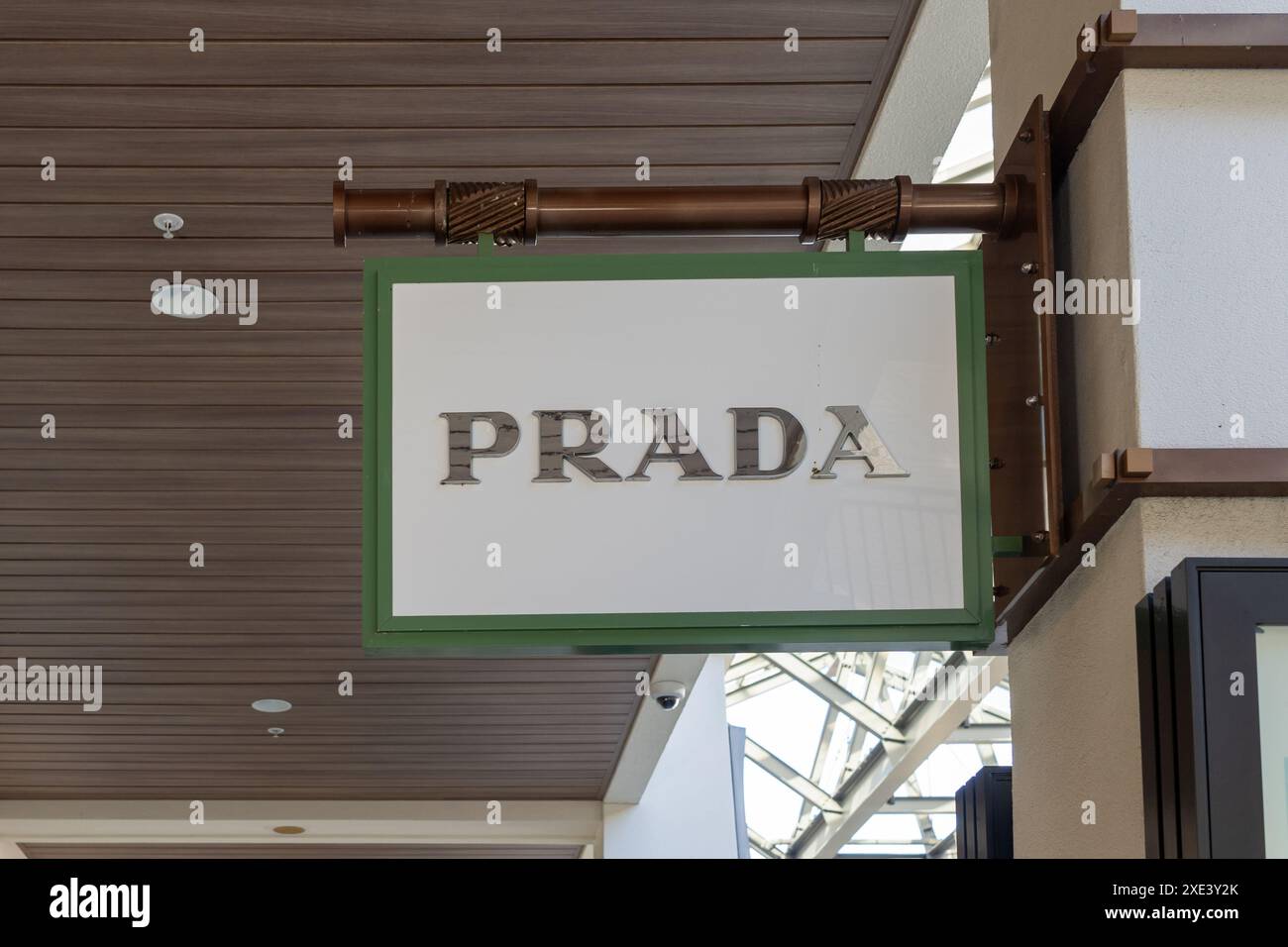 Prada logo hi-res stock photography and images - Alamy