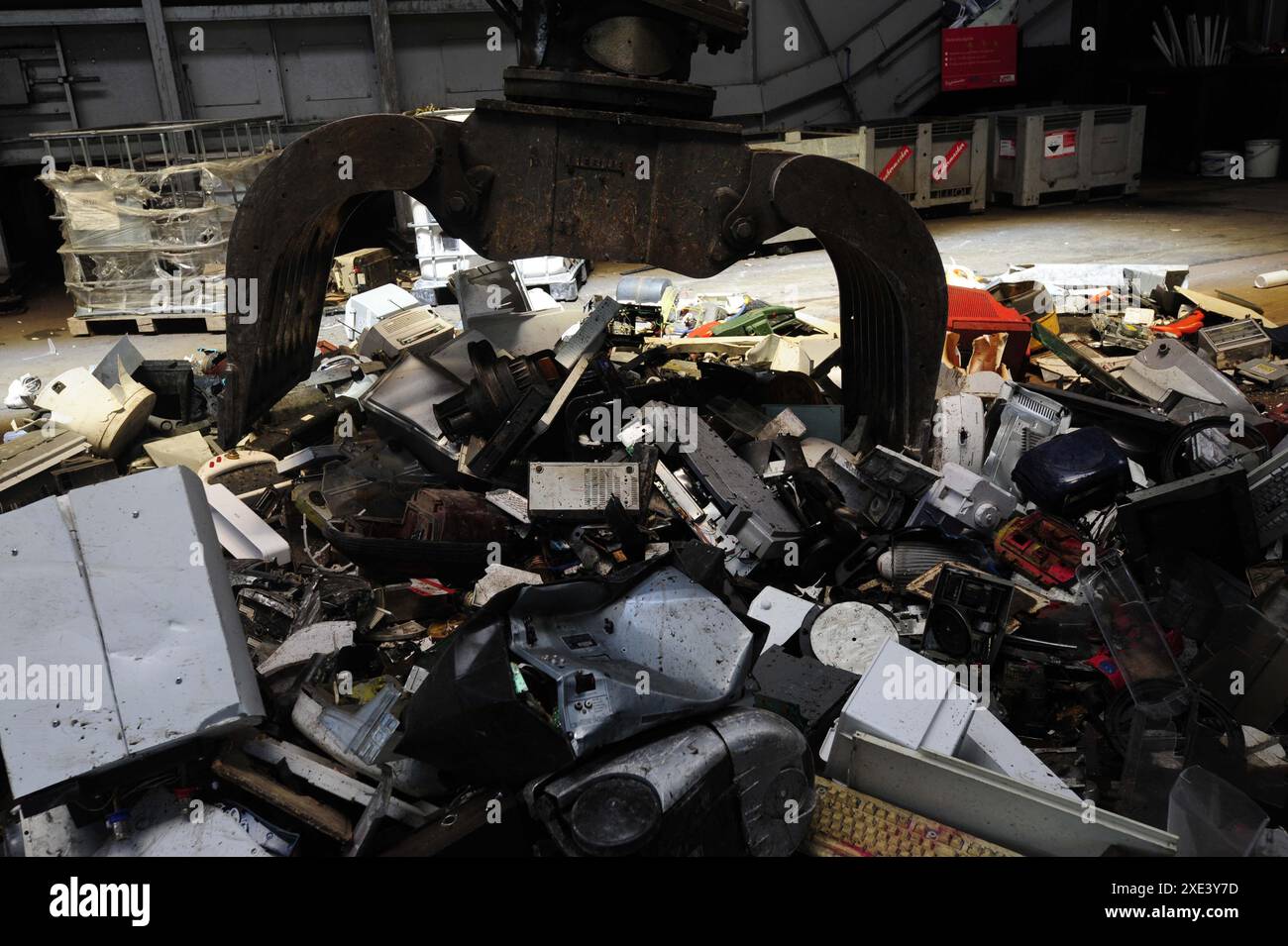 Electronic waste or e waste disposal Stock Photo - Alamy