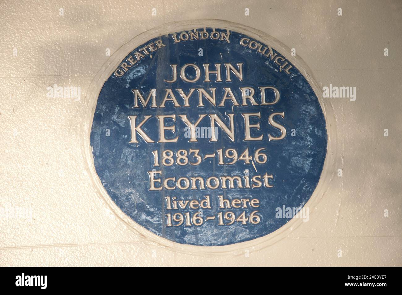 Plaque on house occupied by John Maynard Keynes in Gordon Square ...