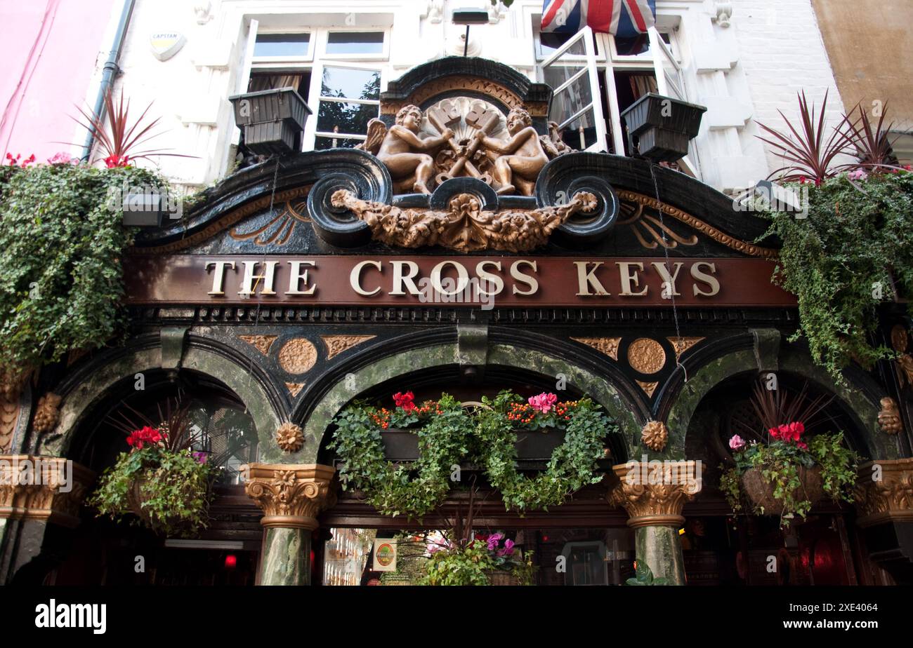 The Cross Keys Pub, Covent Garden, London - many plants and flowers ...