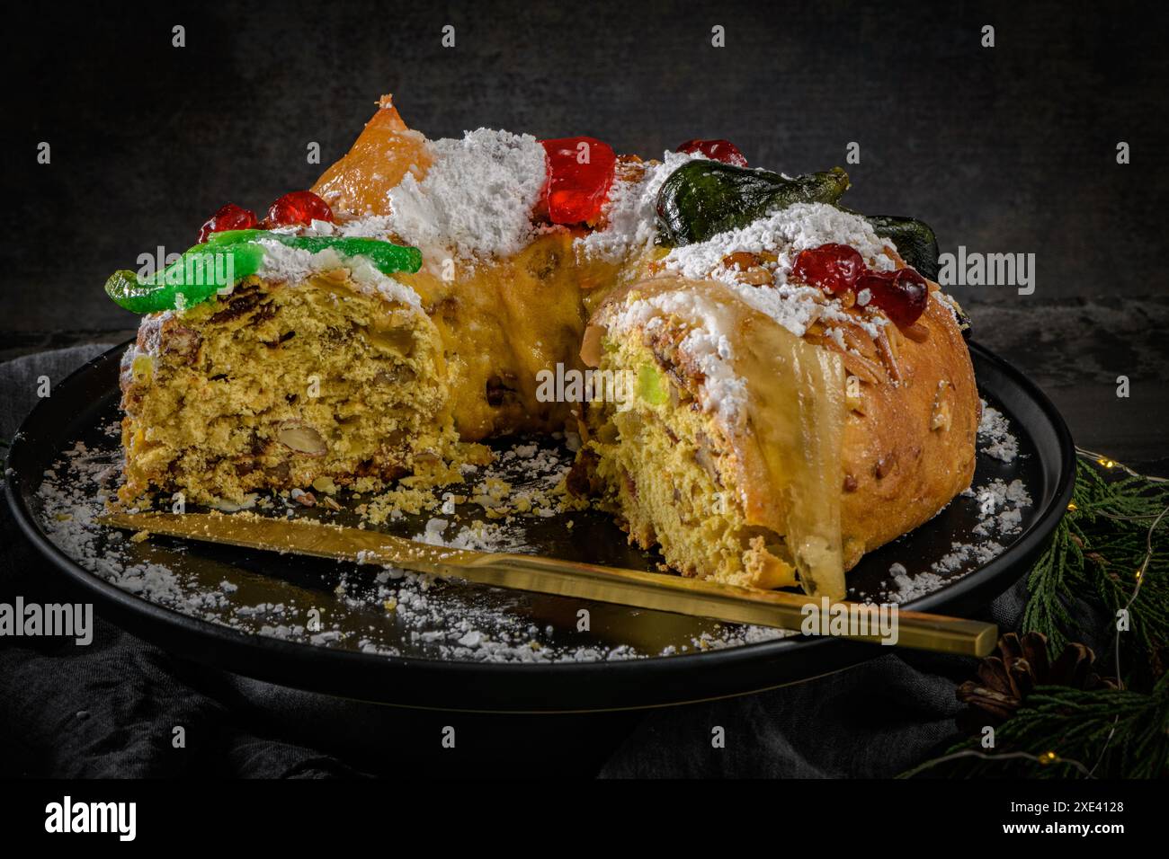 Isolated king cake hi-res stock photography and images - Alamy