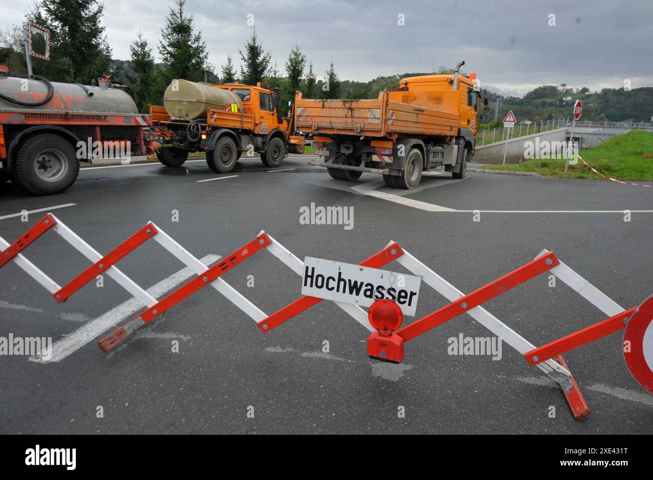 Warning sign flooding danger hi-res stock photography and images - Alamy