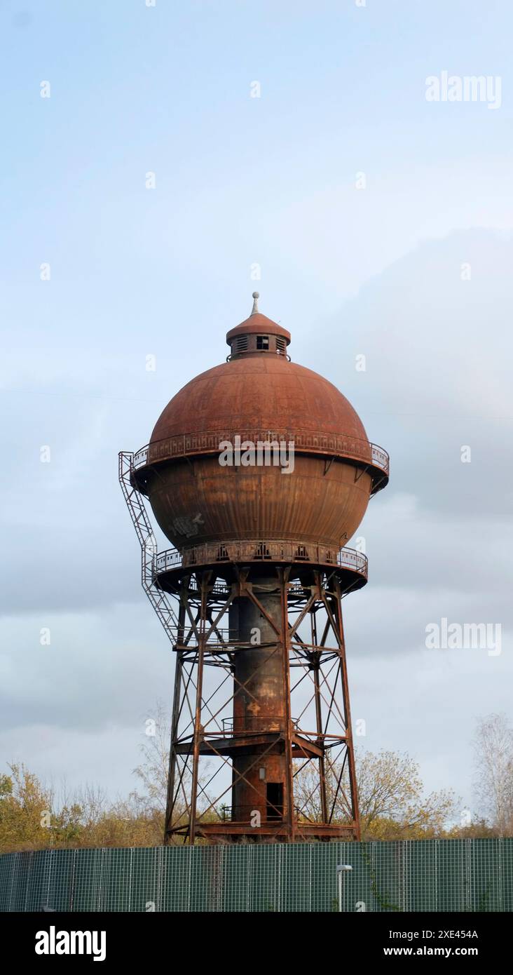 Rusty water tower Stock Photo - Alamy