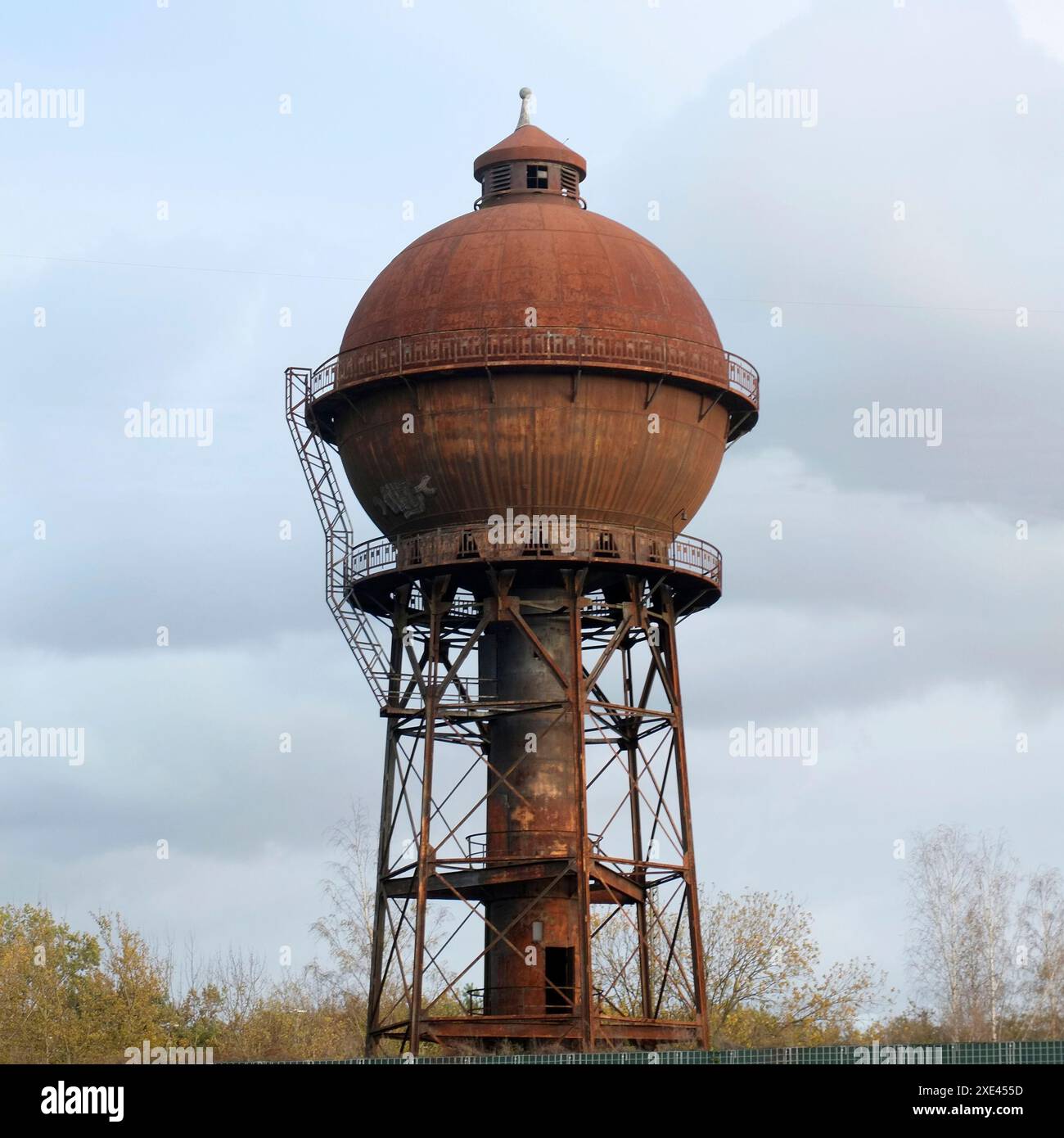 Spherical structure hi-res stock photography and images - Alamy