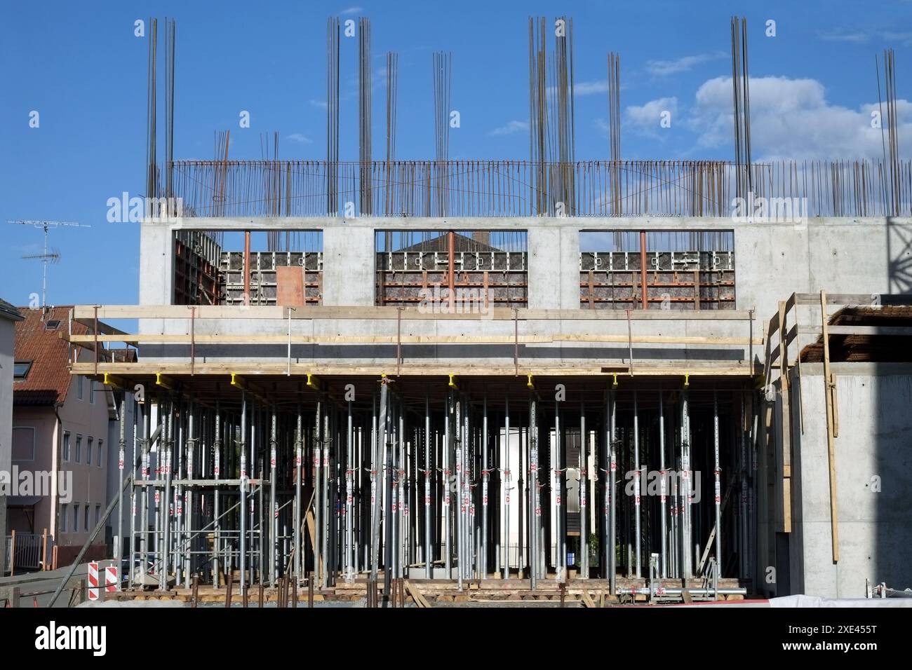Construction phase with support struts Stock Photo - Alamy
