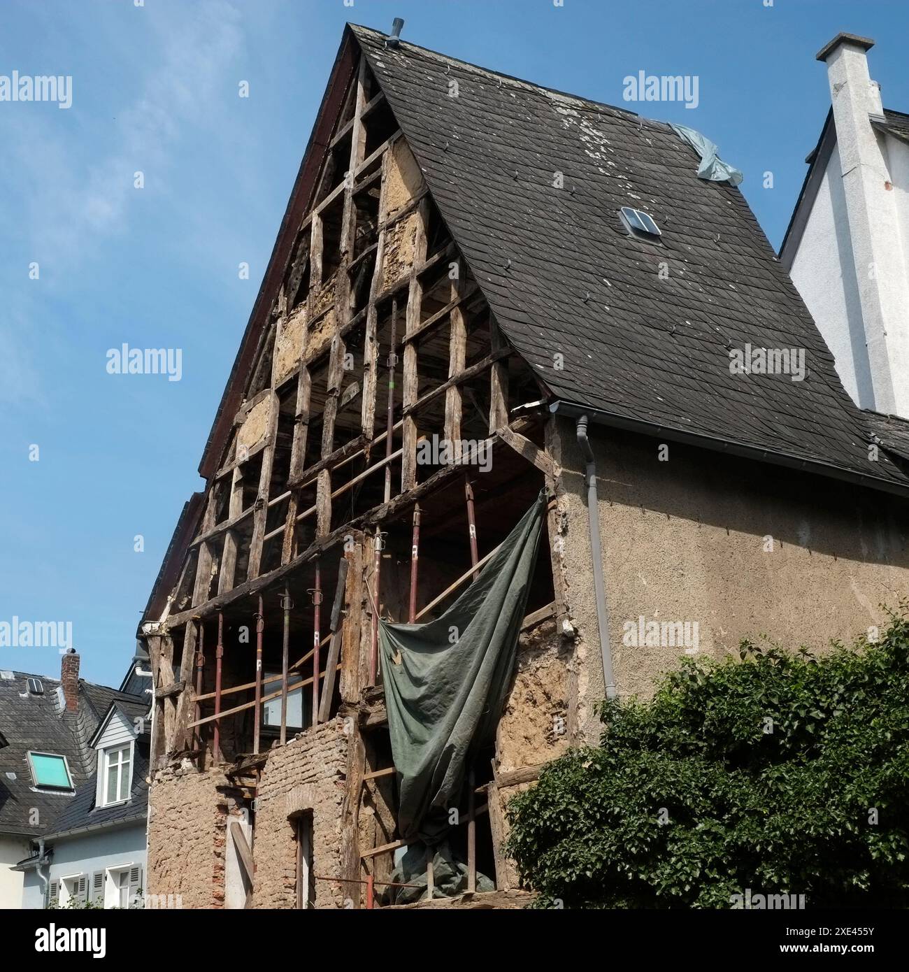Historic house reconstruction hi-res stock photography and images - Alamy