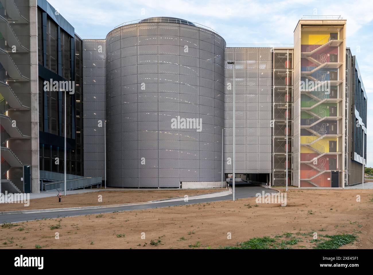 Multi-storey car park at Terminal 3 of Frankfurt Airport Stock Photo ...