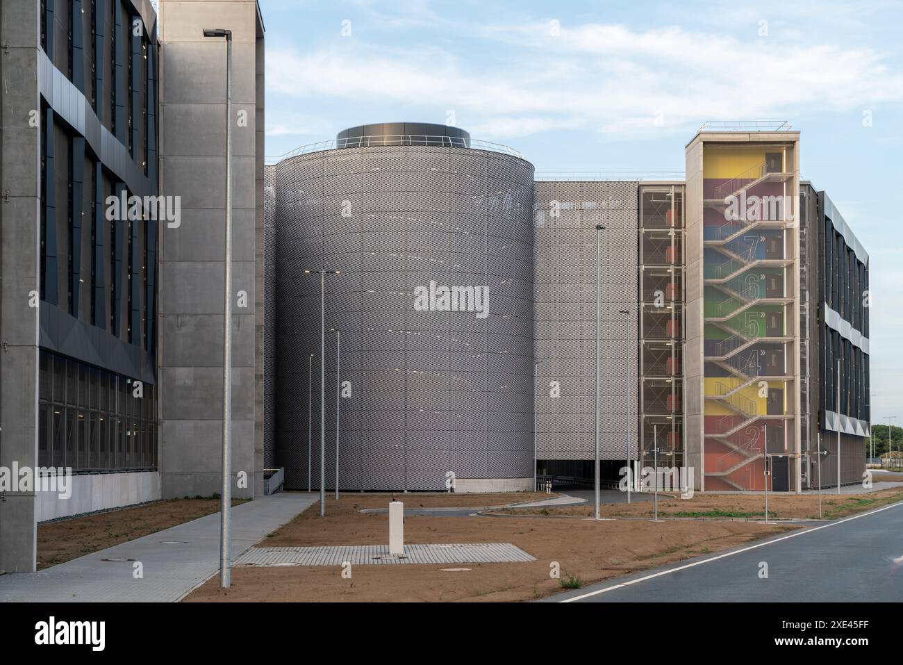 Multi-storey car park at Terminal 3 of Frankfurt Airport Stock Photo ...