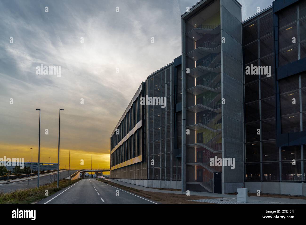 Multi-storey car park at Terminal 3 of Frankfurt Airport Stock Photo ...
