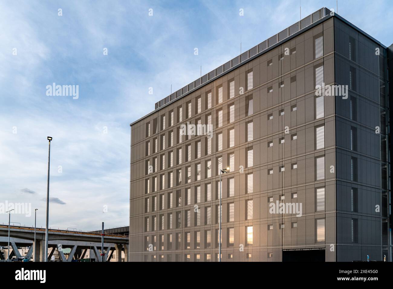 Multi-storey car park at Terminal 3 of Frankfurt Airport Stock Photo ...