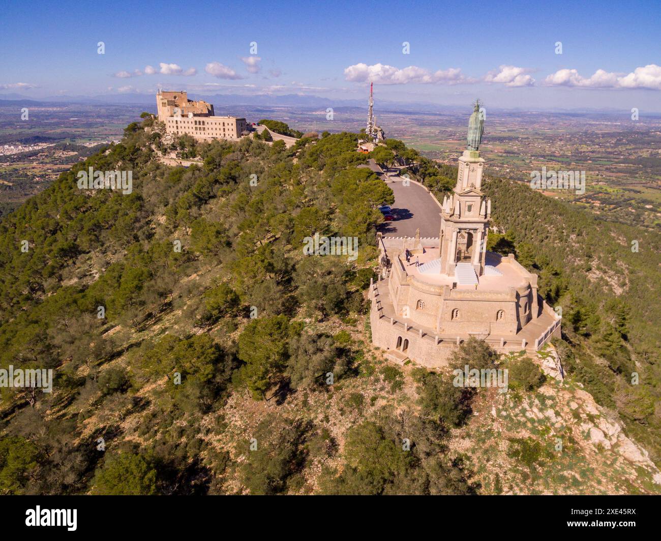 Monumento a cristo rey hi-res stock photography and images - Alamy
