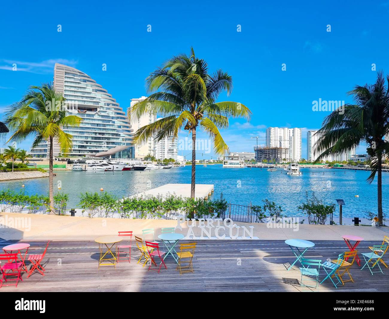 Blue sea bay coastal cancun hi-res stock photography and images - Alamy