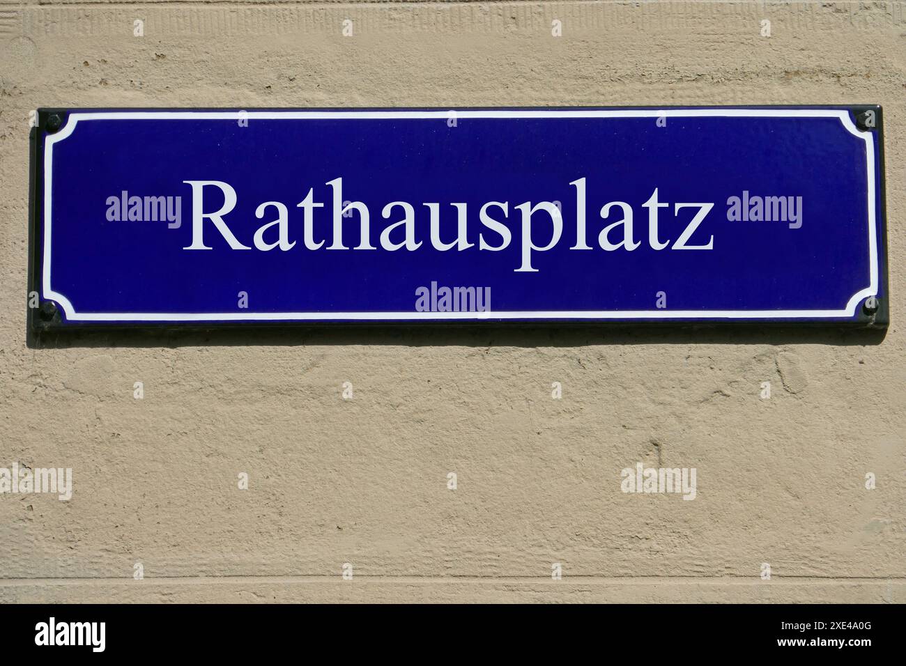 Emailleschild rathausplatz hi-res stock photography and images - Alamy