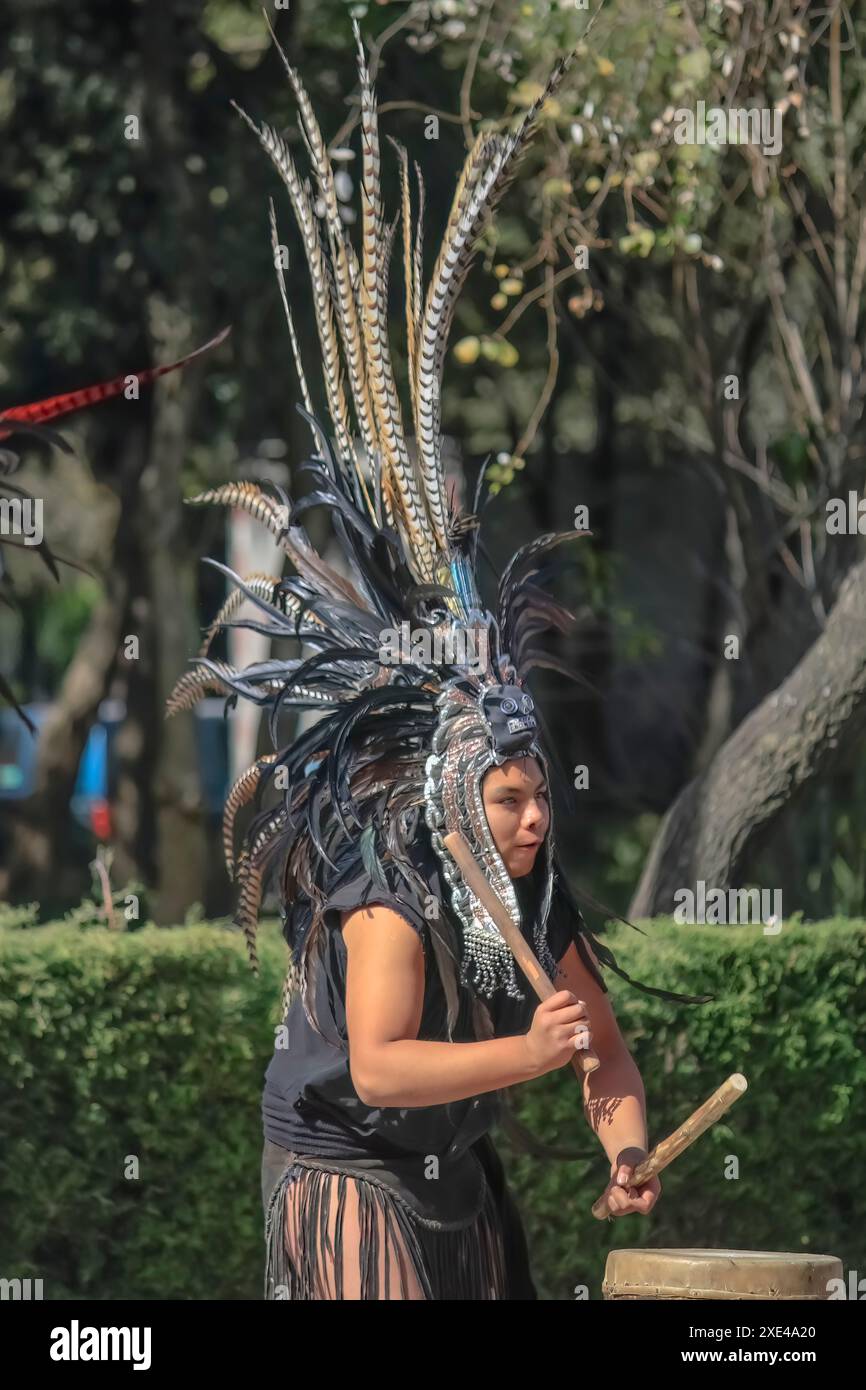 Aztec dance ceremony hi-res stock photography and images - Alamy