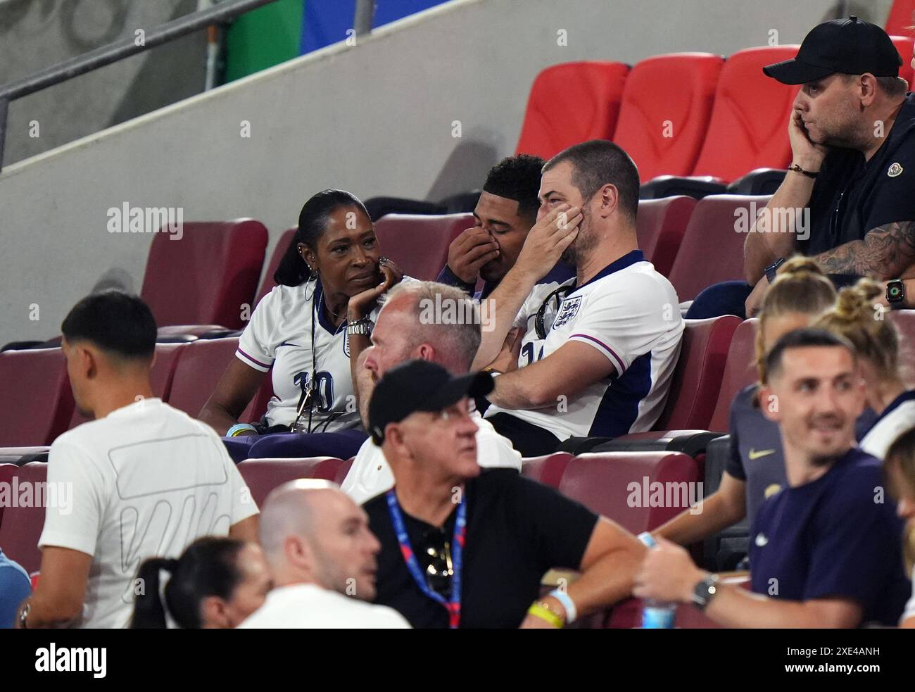 England's Jude Bellingham with his parents Mark Bellingham and Denise ...