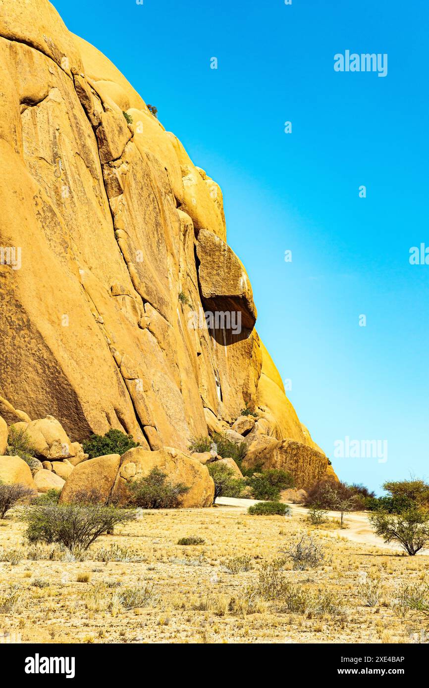 The vast Namibian desert Stock Photo - Alamy