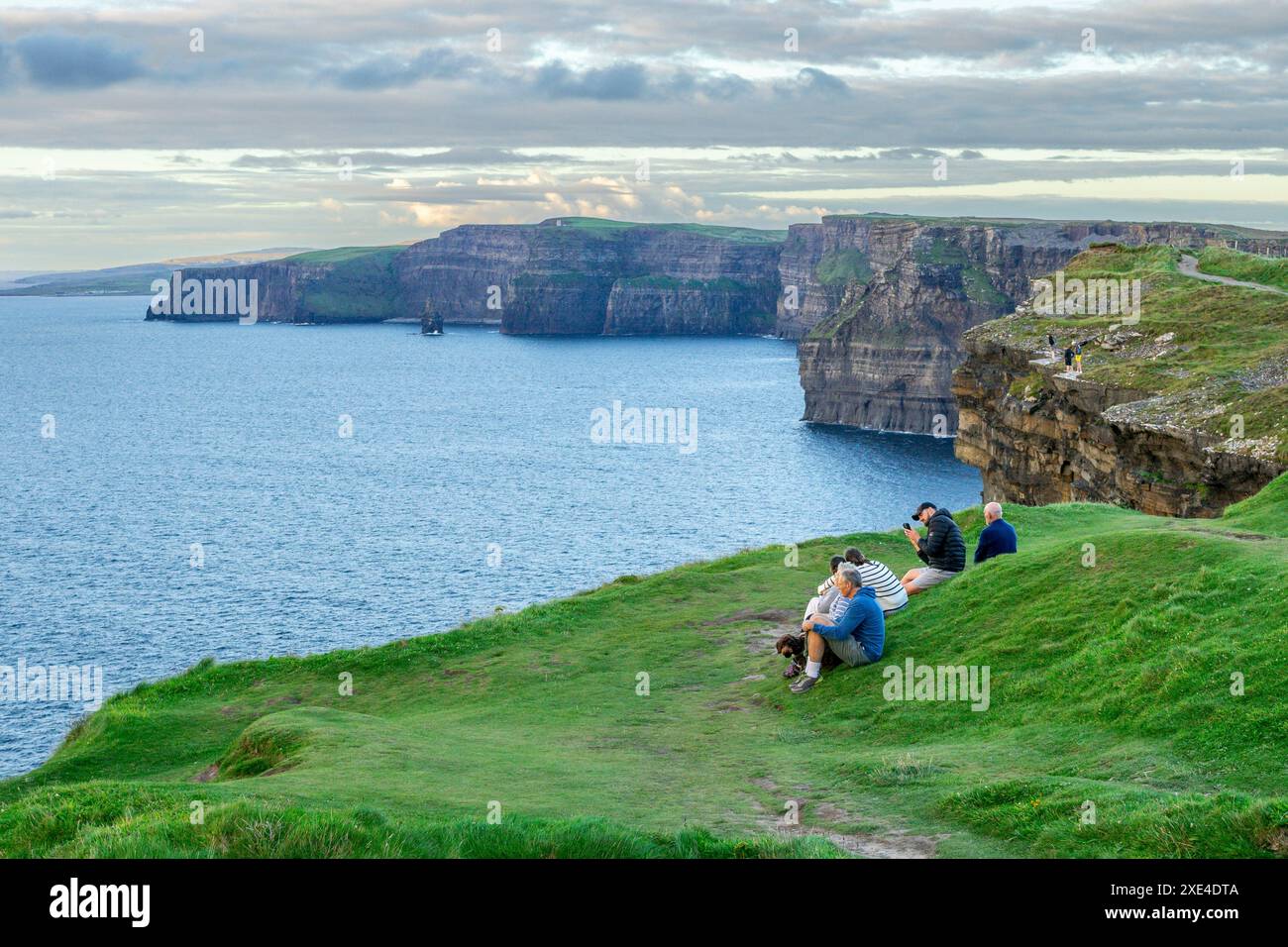 Tourist attraction cliffs moher hi-res stock photography and images - Alamy