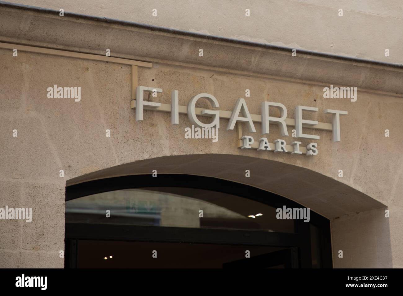 Bordeaux , France - 06 15 2024 : Figaret Paris logo brand entrance wall ...