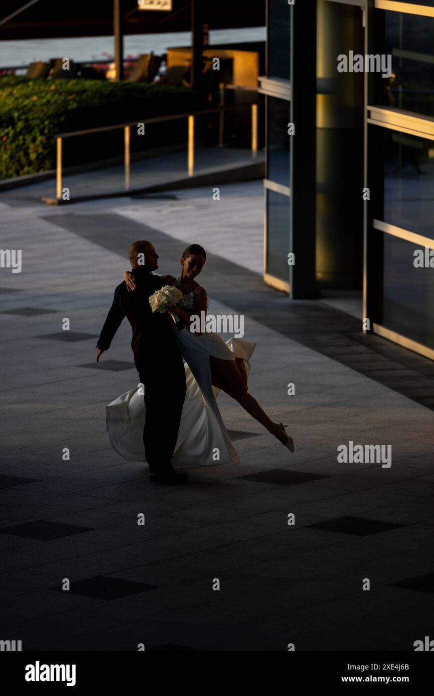 Slow motion bride hi-res stock photography and images - Alamy