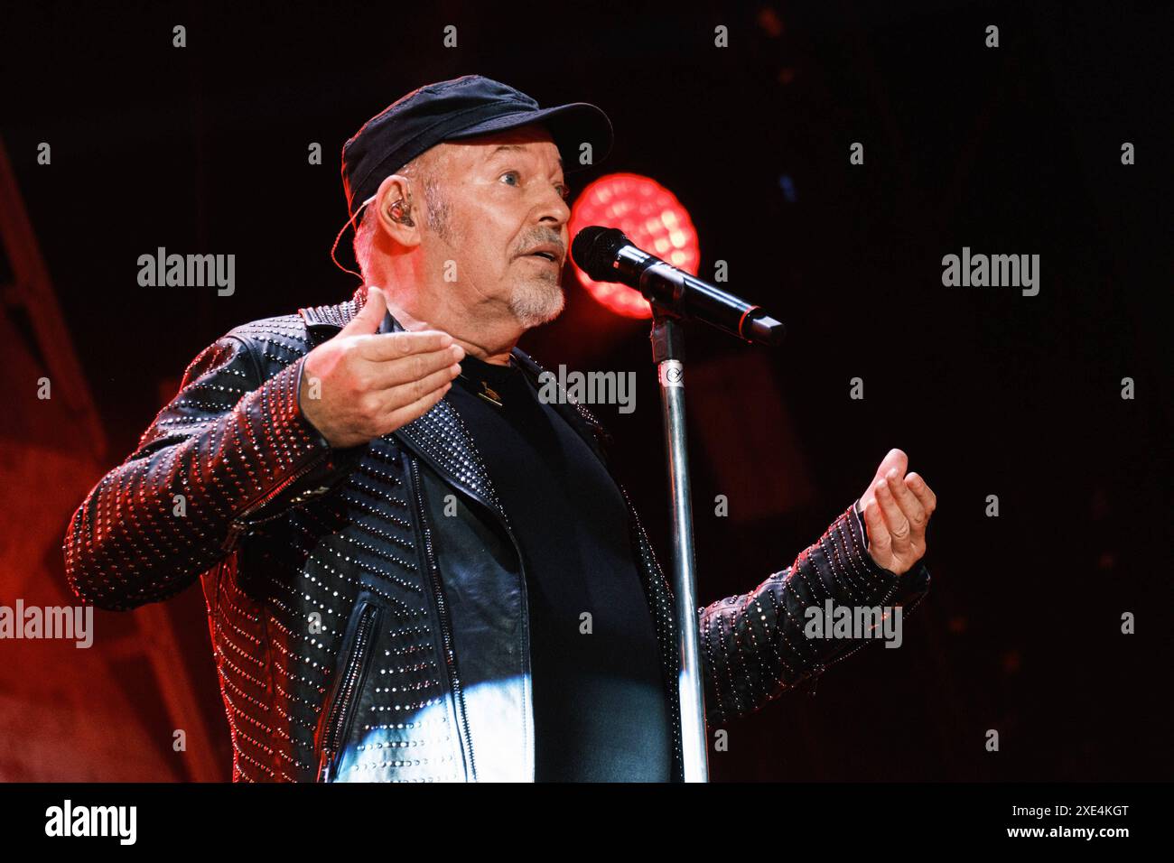 Italian singer Music Concert - Vasco Rossi - Live Vasco Rossi Bari ...