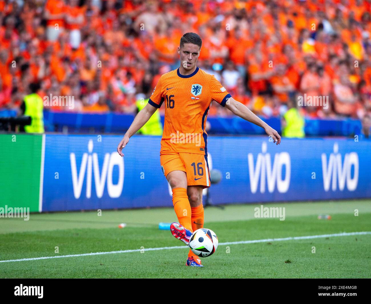 Joey Veerman (Niederlande, #16) am Ball, GER, Netherlands (NED) vs Austria (AUT), Fussball ...