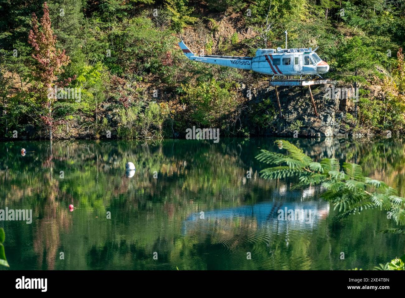 Scuba dive quarry in north carolina Stock Photo - Alamy