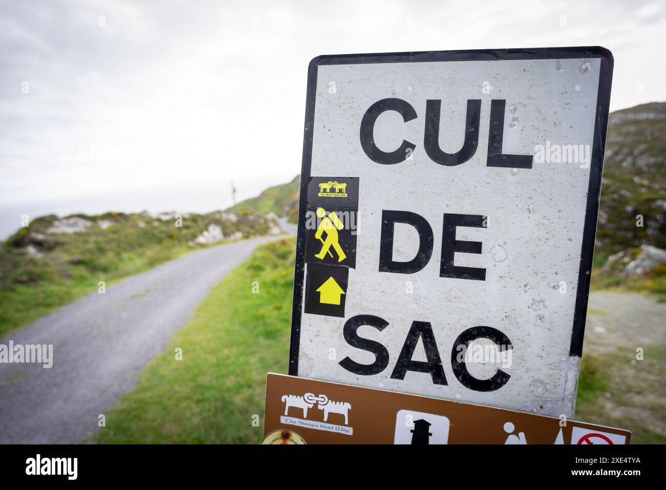 Dead end road sign Stock Photo - Alamy