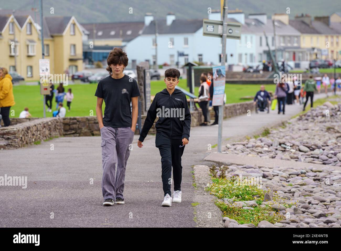 Beach front walk Stock Photo - Alamy