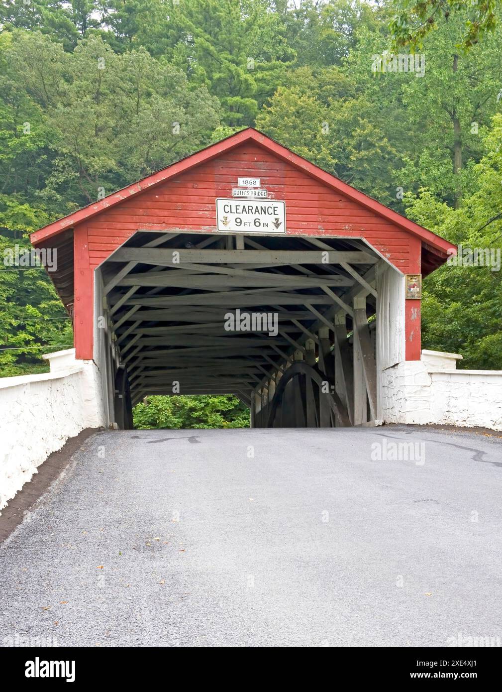 guths historic covered bridge in lehigh county pennsylvania Stock Photo ...