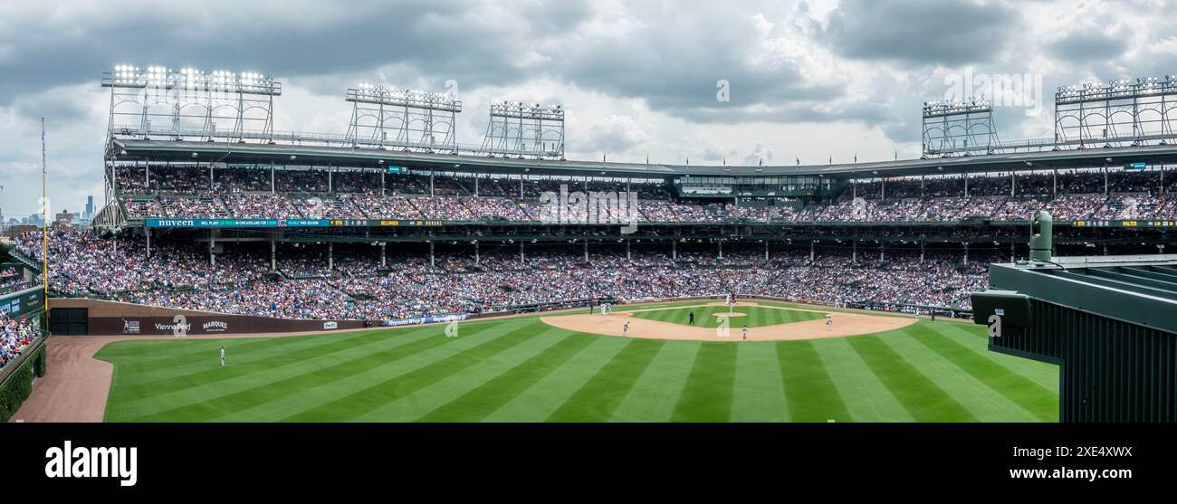 Chicago Cubs Wrigley Field Baseball stadium scenes Stock Photo - Alamy