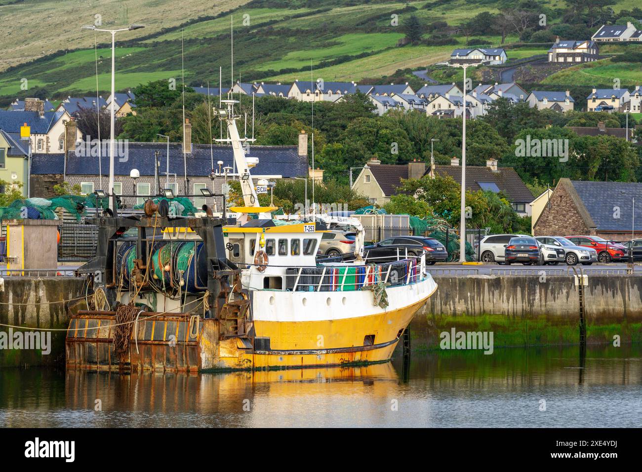 Dingle harbour hi-res stock photography and images - Alamy