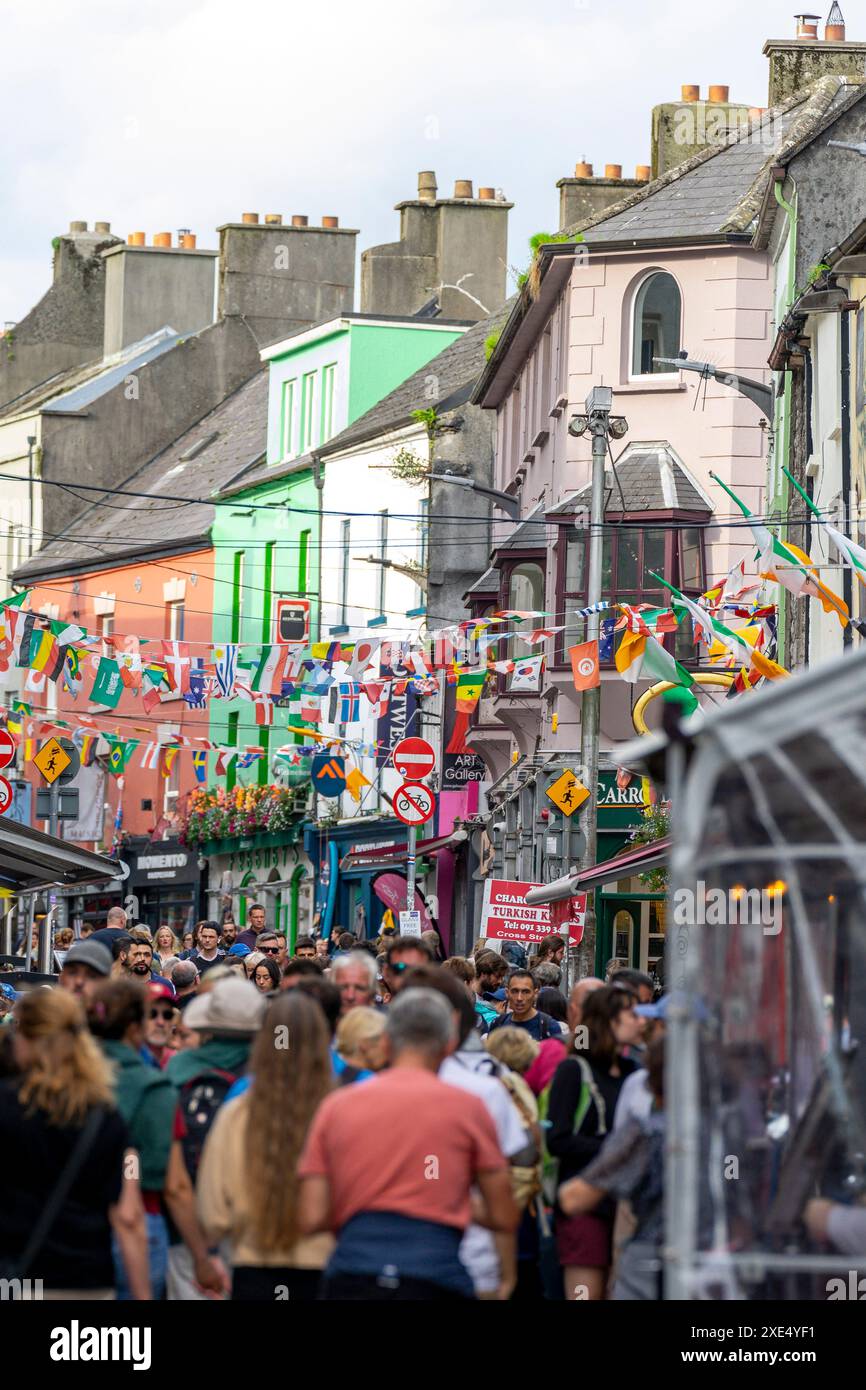 Atmosphere restaurant hi-res stock photography and images - Alamy