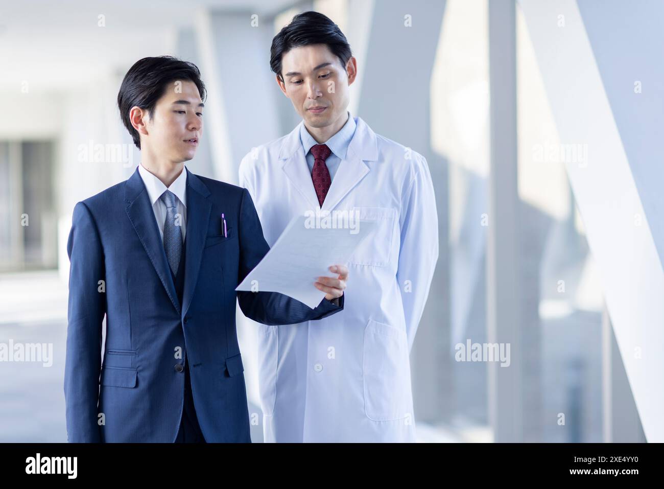 MR and doctor Stock Photo - Alamy