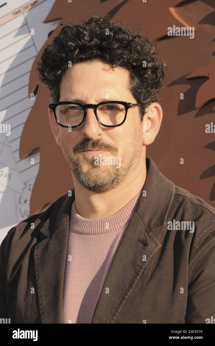 Adam Shapiro at arrivals for FX s THE BEAR Season Three Premiere, El ...