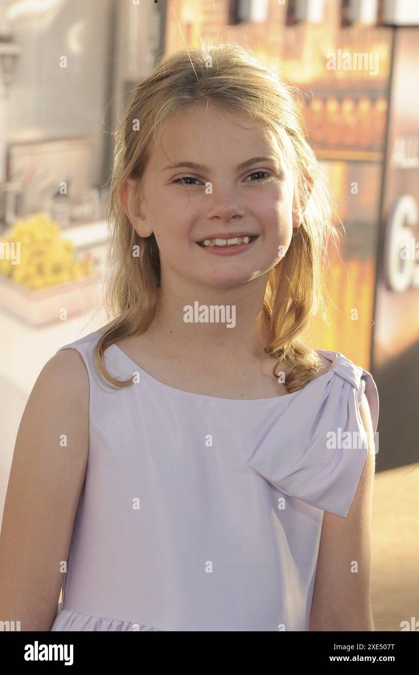 Annabelle Toomey at arrivals for FX s THE BEAR Season Three Premiere ...