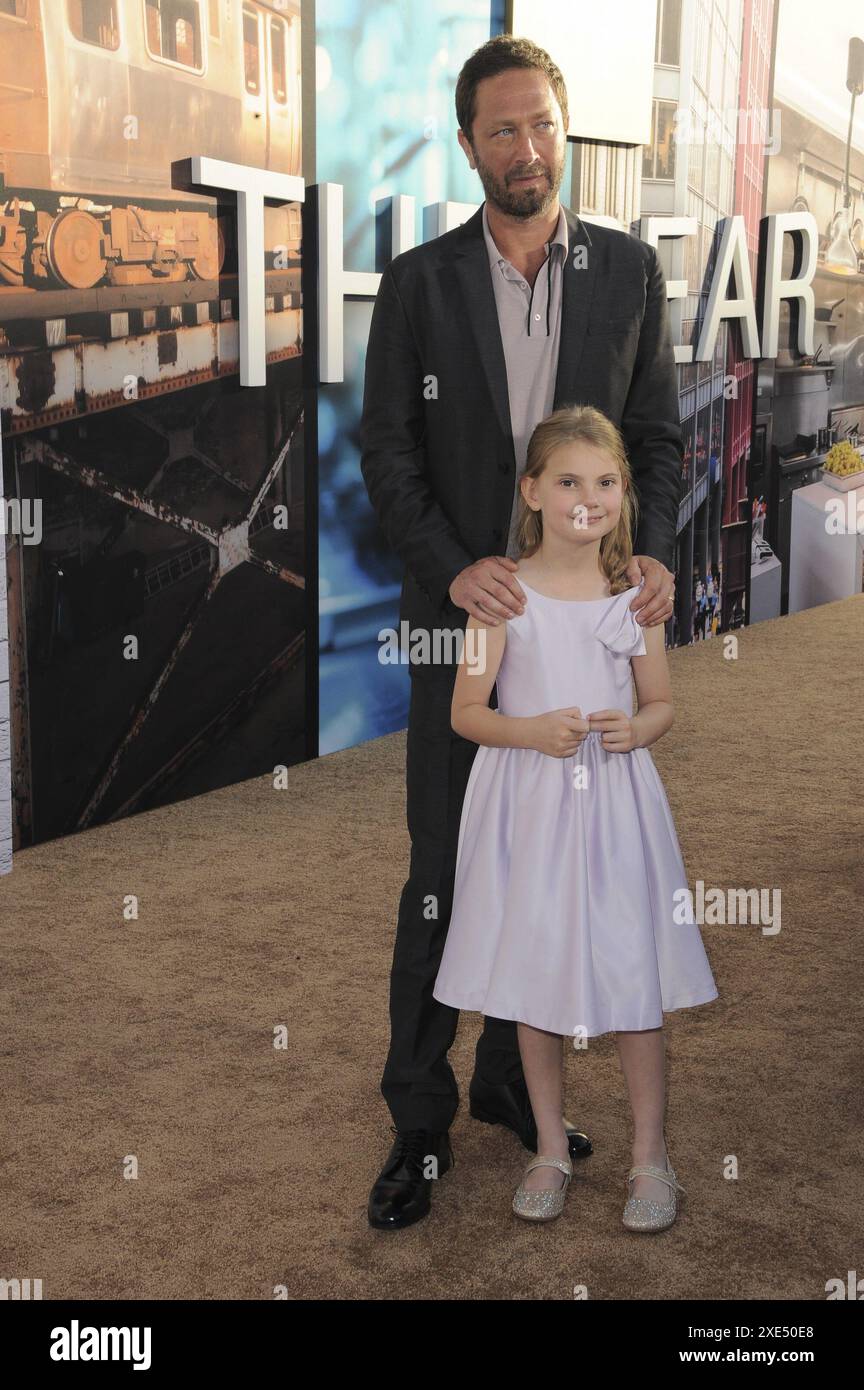 Ebon Moss-Bachrach, Annabelle Toomey at arrivals for FX s THE BEAR ...