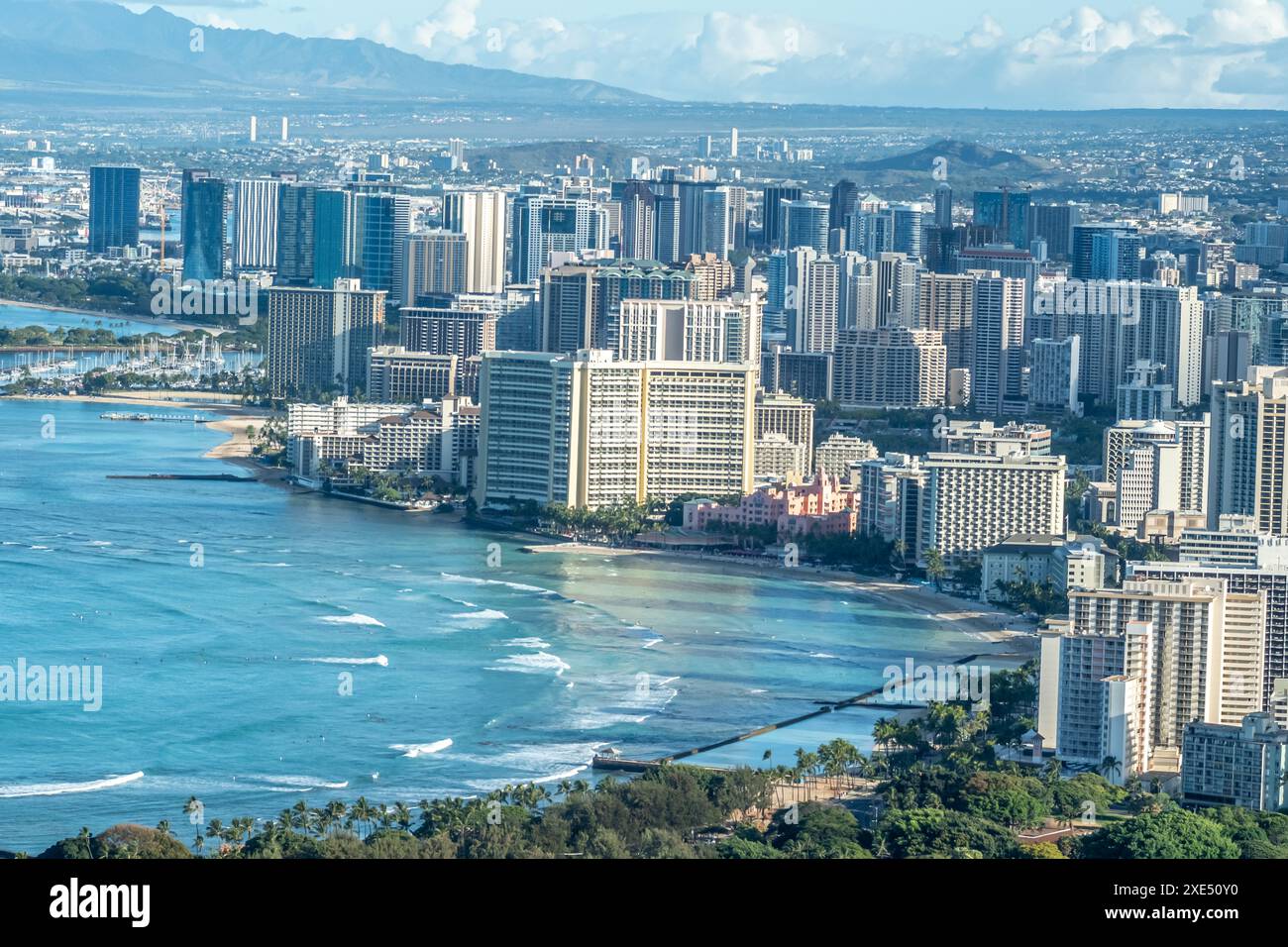 Honolulu hawaii cityscape and road scenes Stock Photo - Alamy