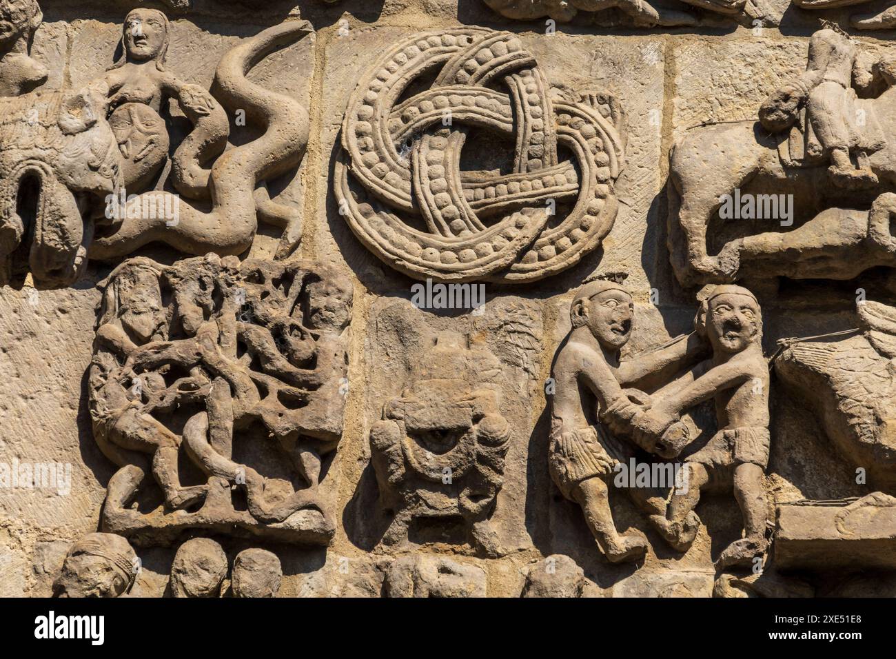 Portal building hi-res stock photography and images - Alamy