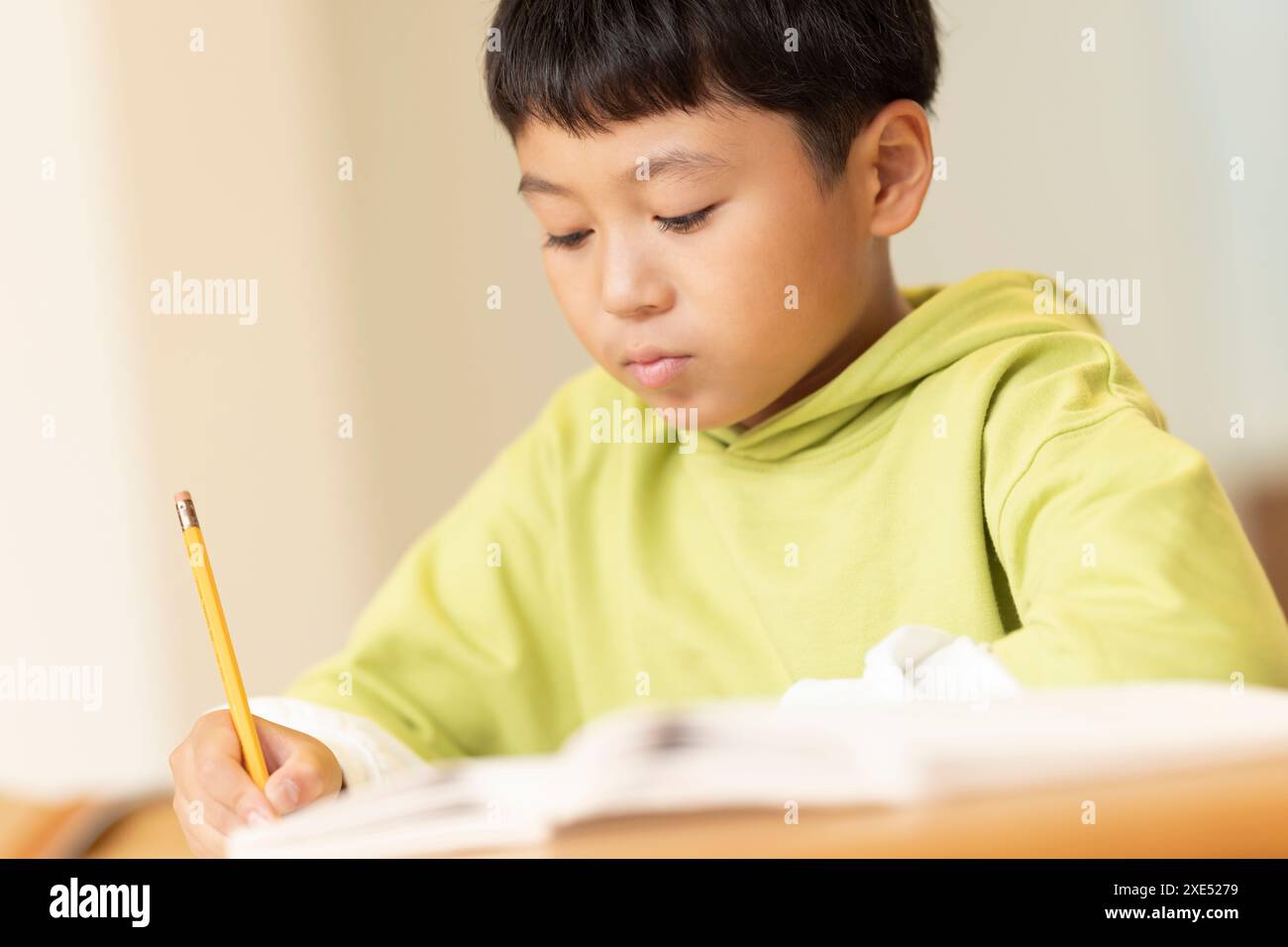 Japanese study boy hi-res stock photography and images - Alamy