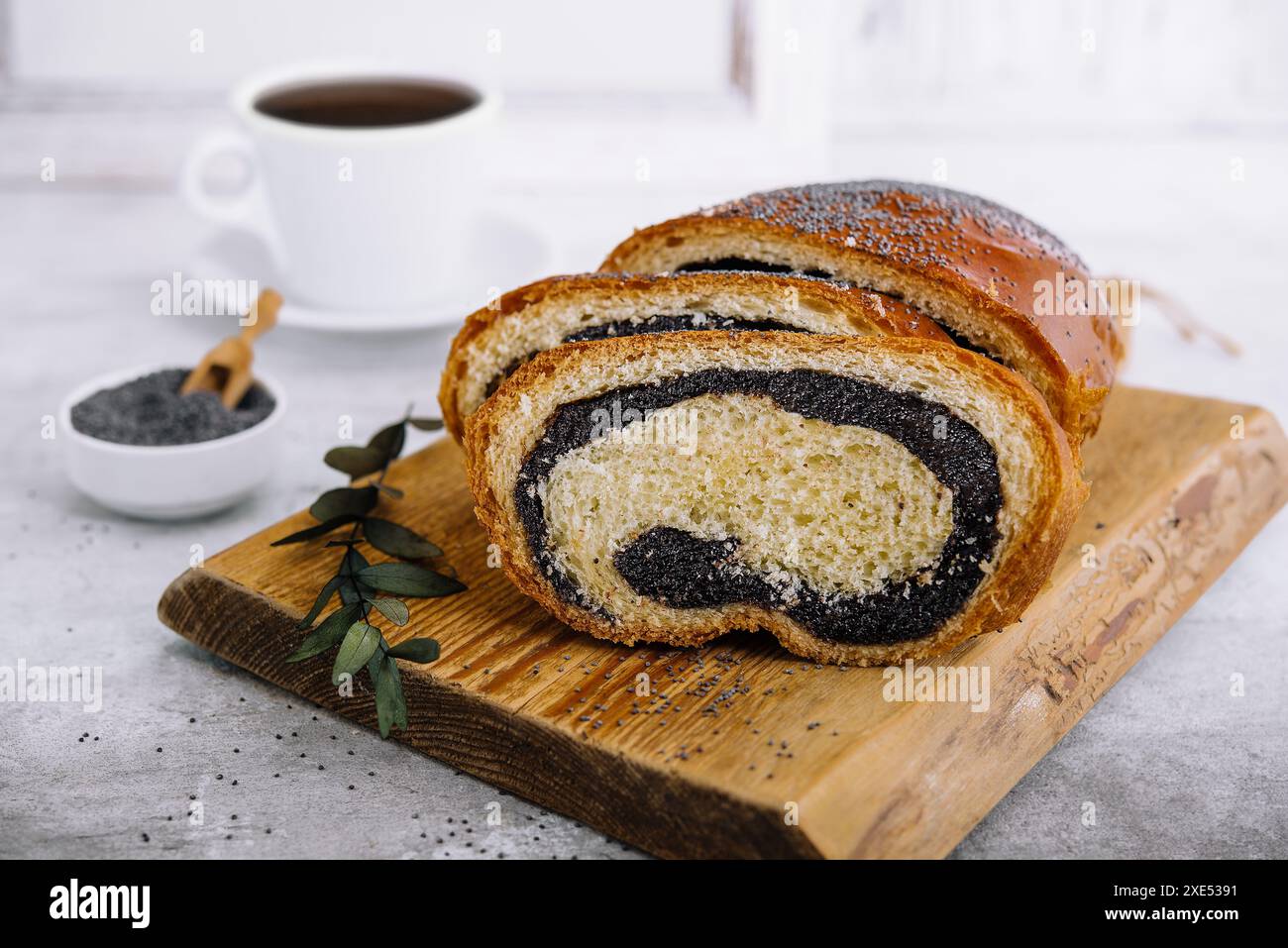 Food poppy table bread roll bun bake hi-res stock photography and ...