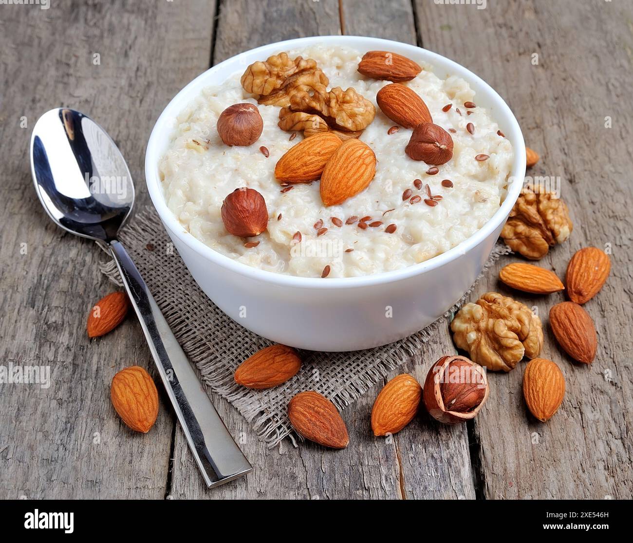 Porridge oats with mix nuts Stock Photo - Alamy