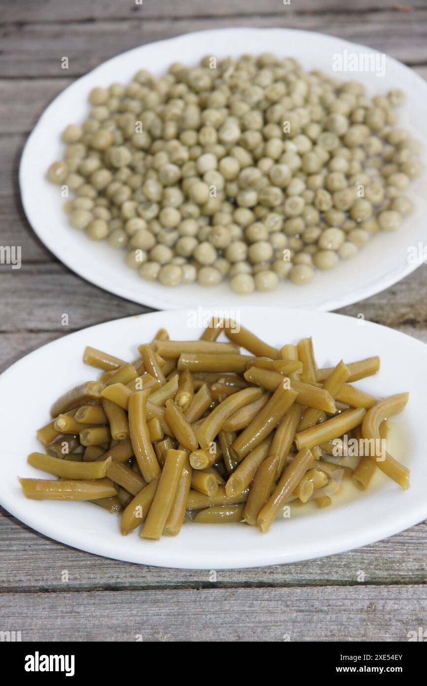 Phaseolus vulgaris flowers hi-res stock photography and images - Alamy