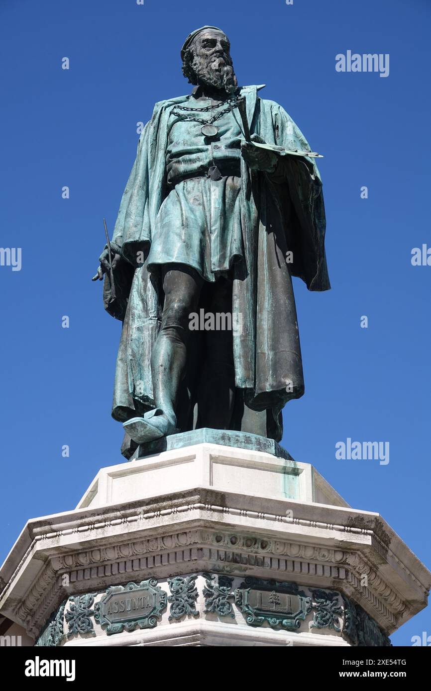 Tizian statue hi-res stock photography and images - Alamy
