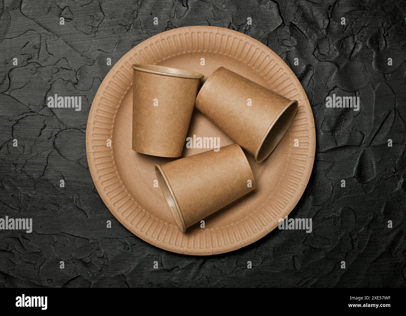 Paper cup and plate hi-res stock photography and images - Alamy