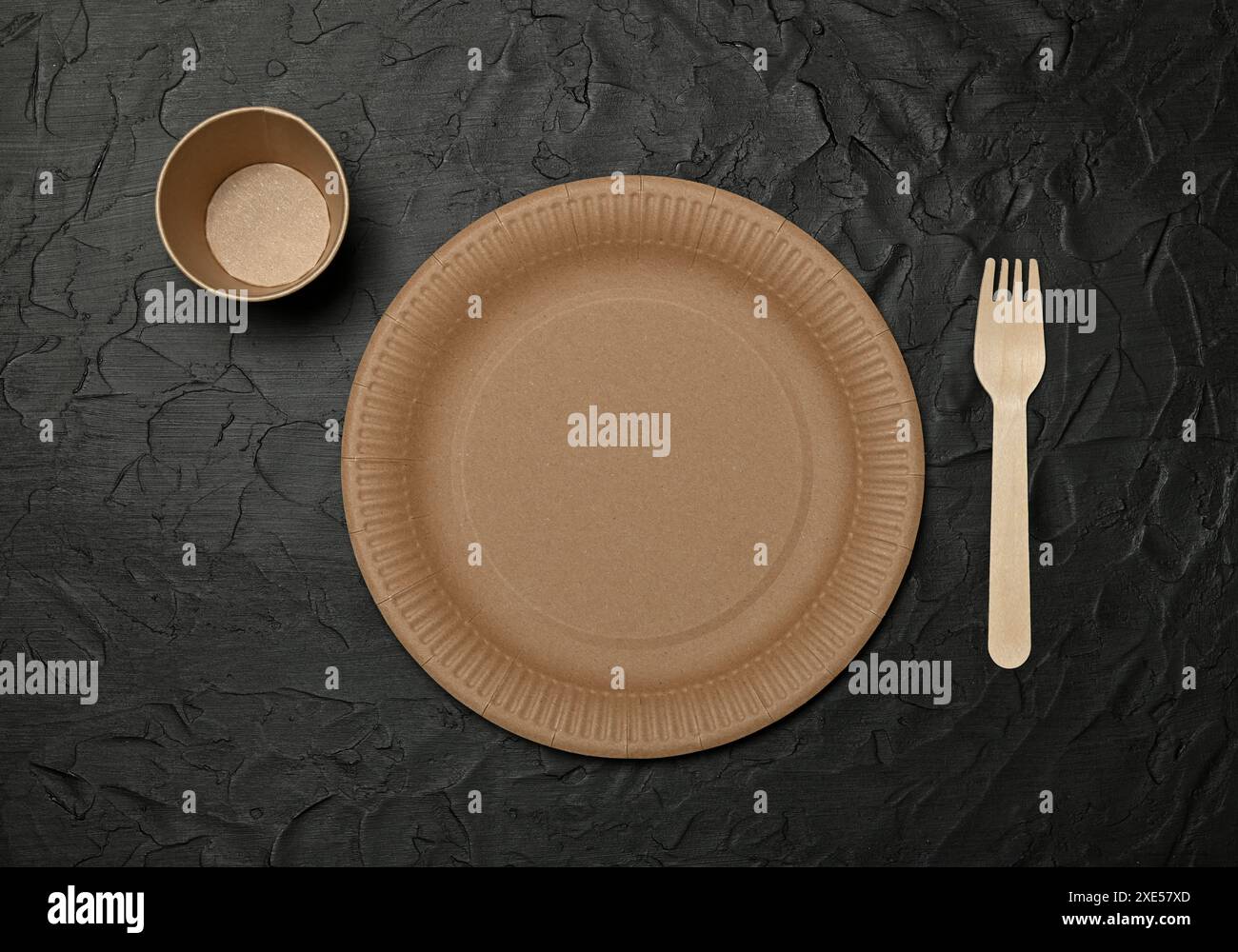 Disposable eating and drinking utensils Stock Photo - Alamy