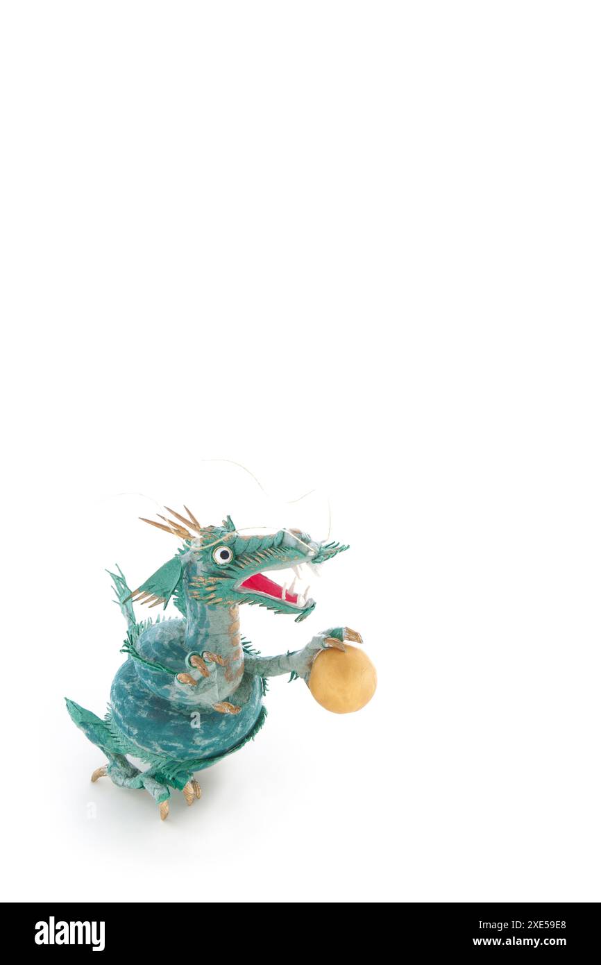 Gold dragon figurine hi-res stock photography and images - Alamy