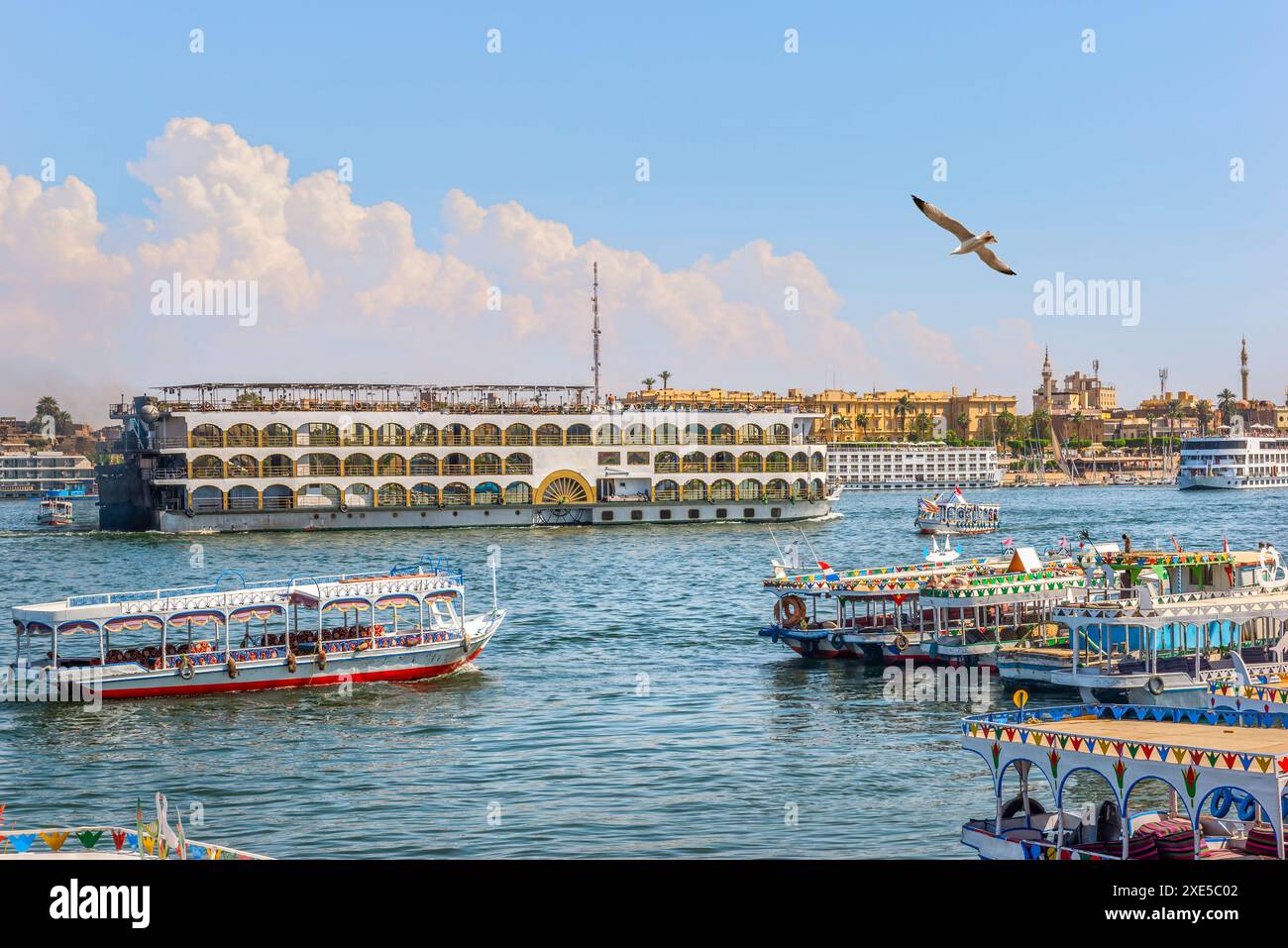 Ancient egyptian nile river boats hi-res stock photography and images - Alamy