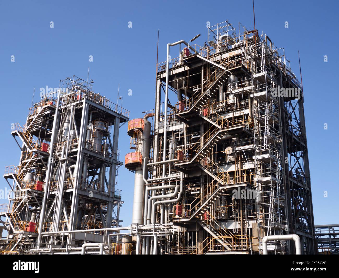 Plant at the industrial complex Stock Photo - Alamy