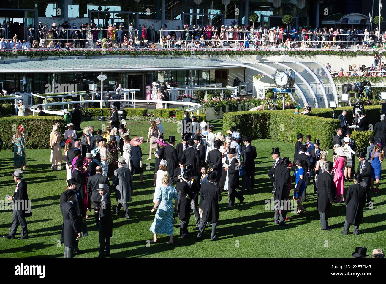 Ascot, UK. 20th June, 2024. A busy day in the Parade Ring at Royal ...