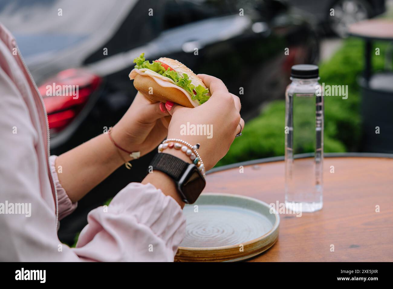 Burger restaurant outdoor hi-res stock photography and images - Alamy